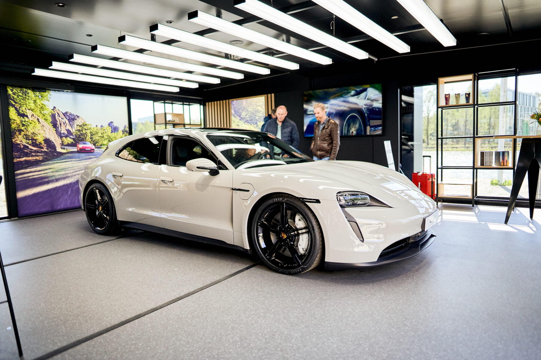 Porsche Mobile Showroom Eindhoven Netherlands - Eventrent