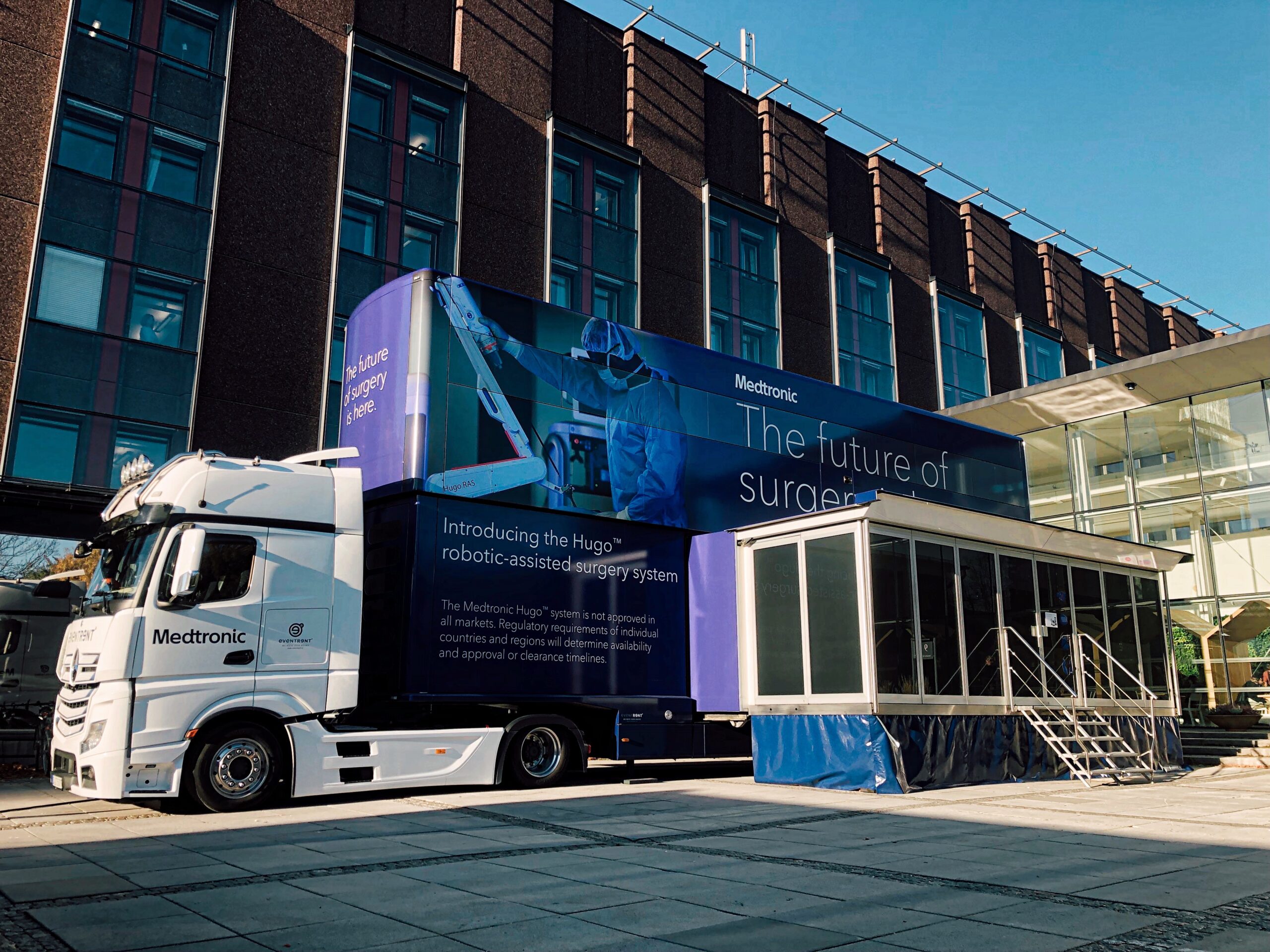 Medtronic's Mobile Academy Roadshow Presentación del revolucionario ...