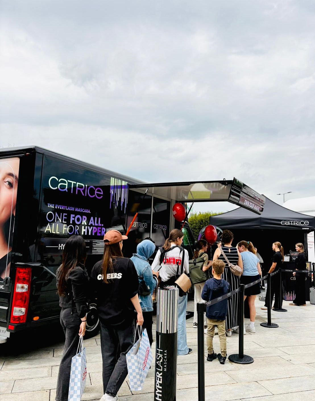 Mobile Roadshow for Catrice: Hyper Lash Influencer Experience - Eventrent
